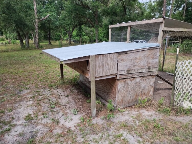 Free nesting box | Ocala4sale | Ocala and Marion County FL