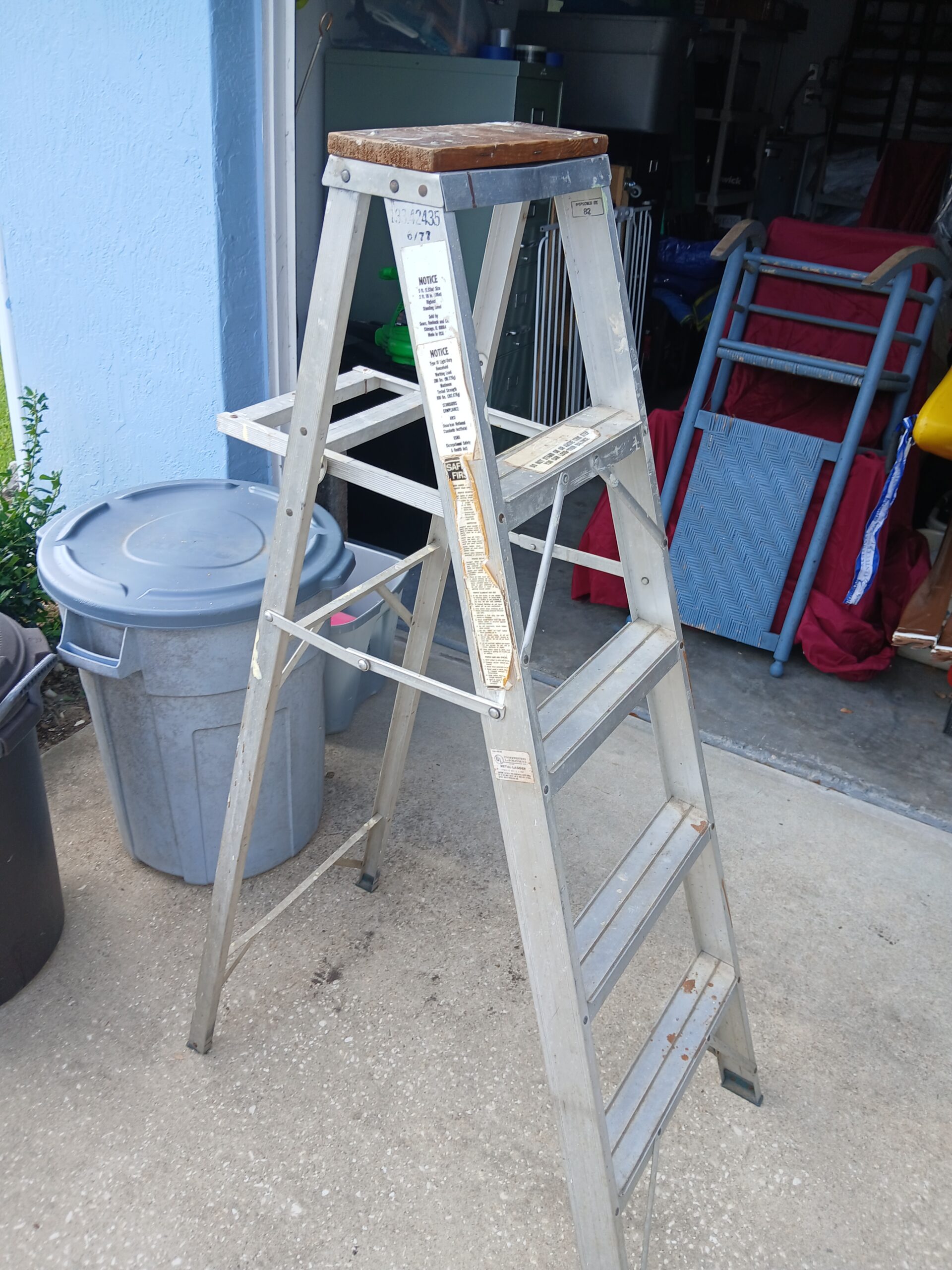 Aluminum Ladder | Ocala4Sale | Buy & Sell in Ocala, FL