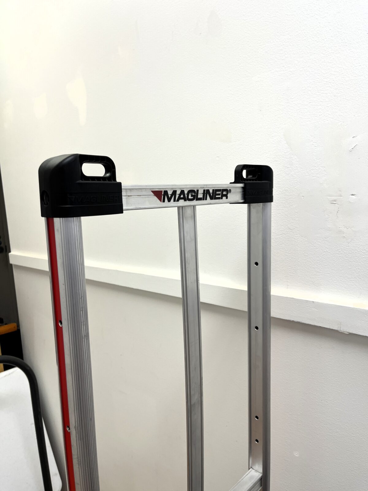 Magliner® Motorized U-Boat Platform Truck MBT1621 1000 Lb. Capacity ...